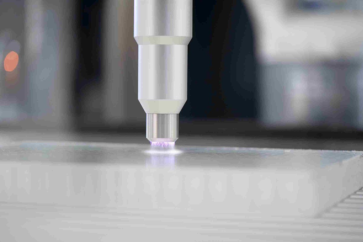 PR: Plasma Enhances Paint Adhesion on Carbon Fiber Composites